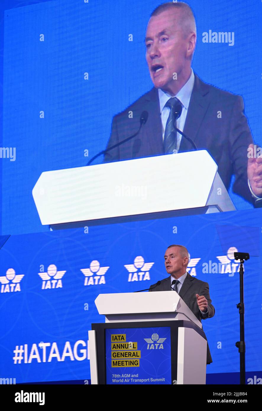 Iata director general willie walsh hi-res stock photography and images ...