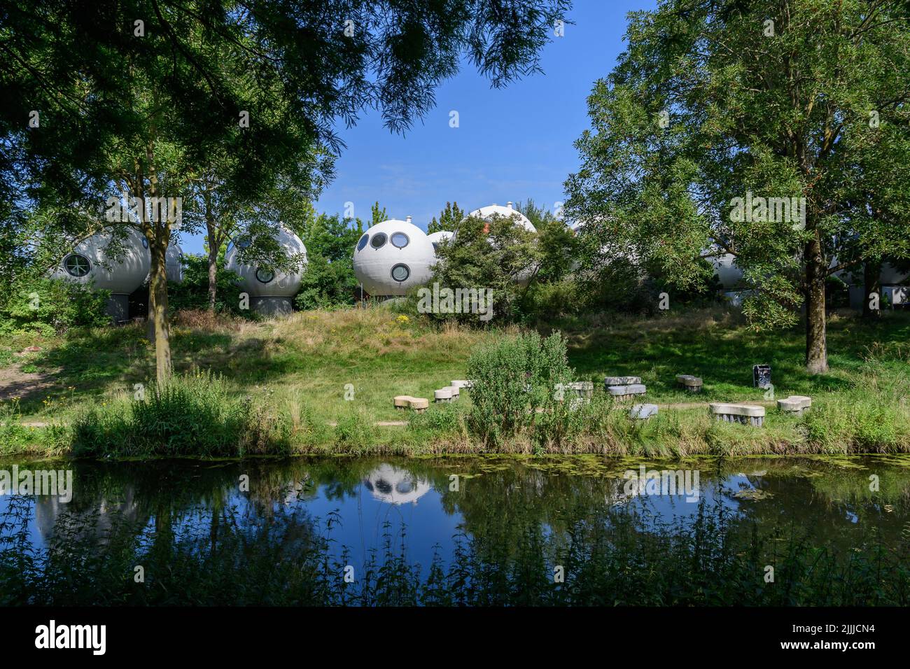 Bolwoningen netherlands hi-res stock photography and images - Alamy