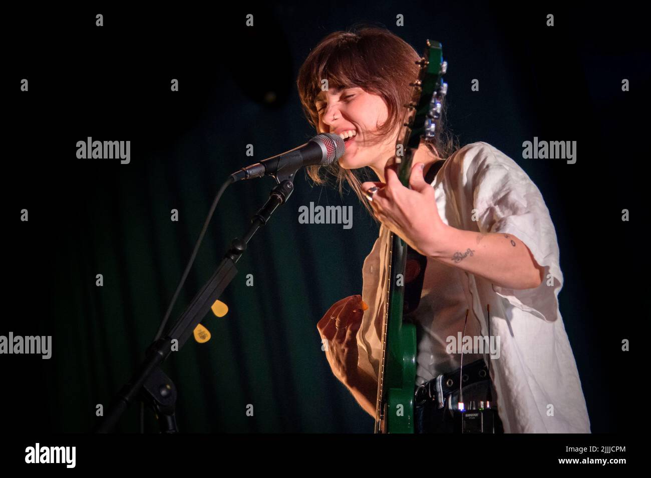 Clairo 2022 hi-res stock photography and images - Alamy