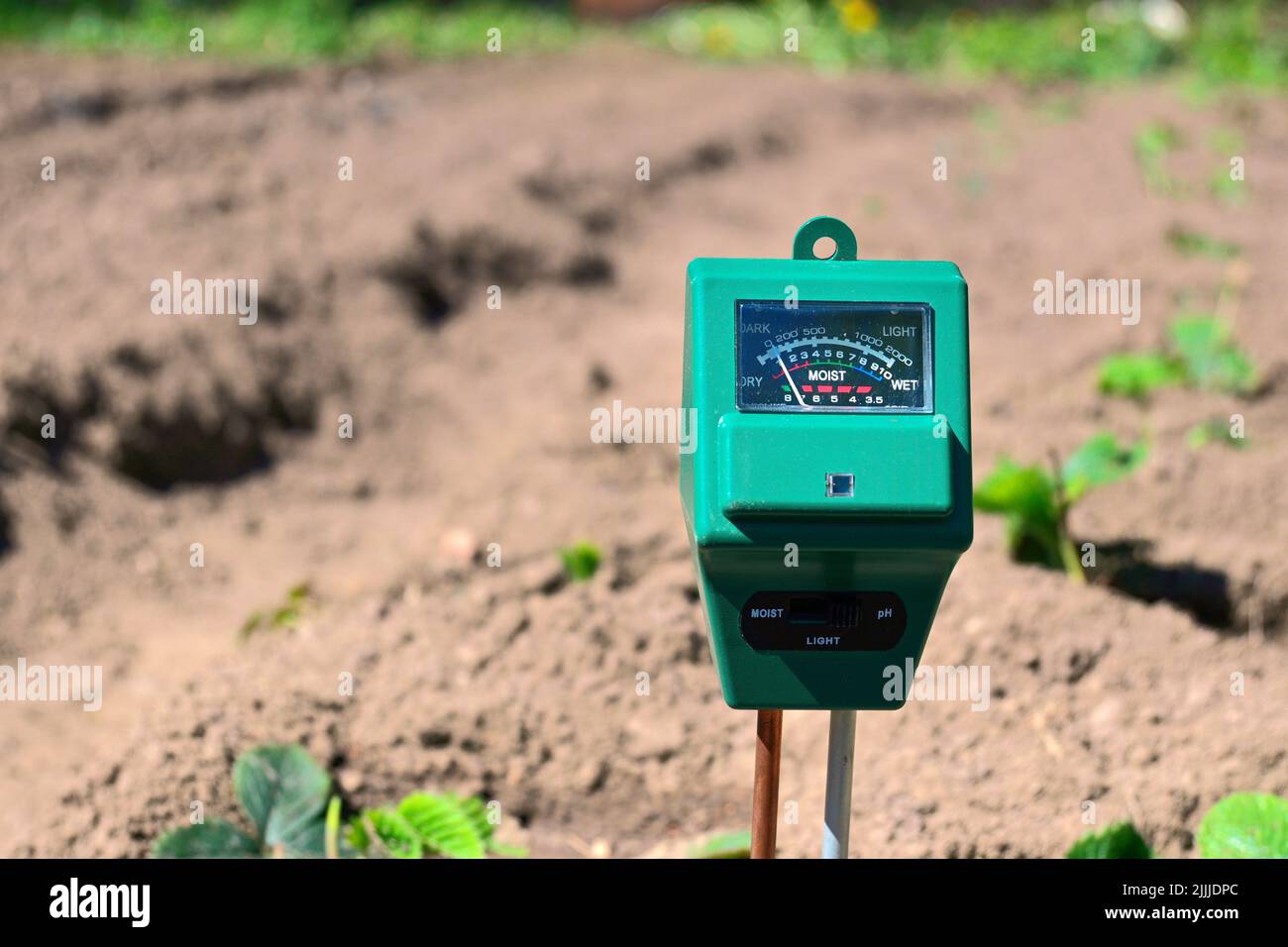Agricultural meter to measure the soil pH, light and moisture level of ...