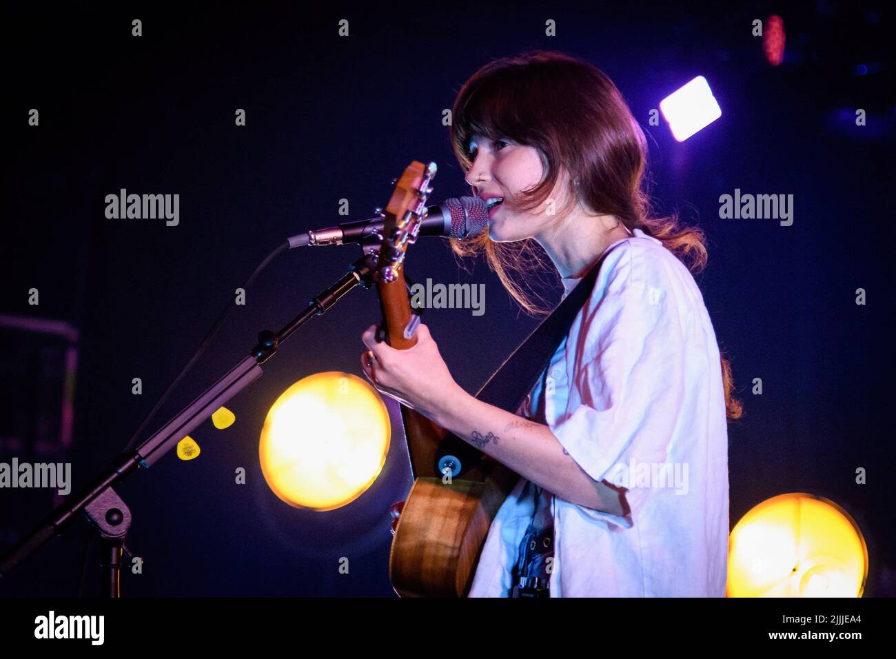 Clairo 2022 hi-res stock photography and images - Alamy