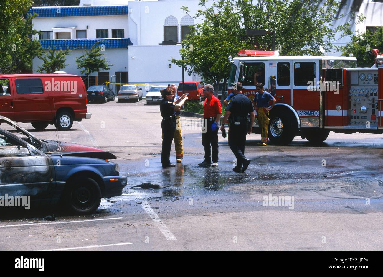 San Diego Fire Rescue Engine 28 on scene of a double vehicle fire at ...