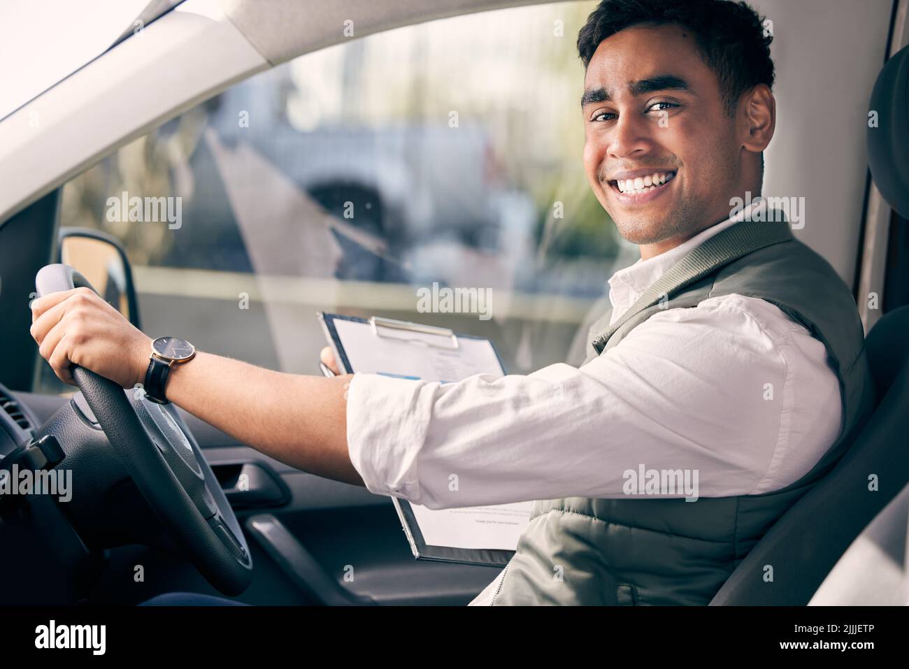Dropping people off car hi-res stock photography and images - Alamy