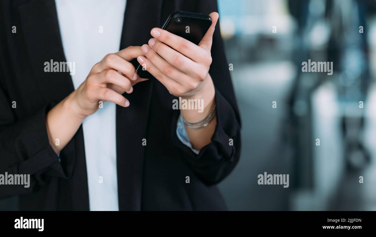 office work mobile communication business woman Stock Photo - Alamy
