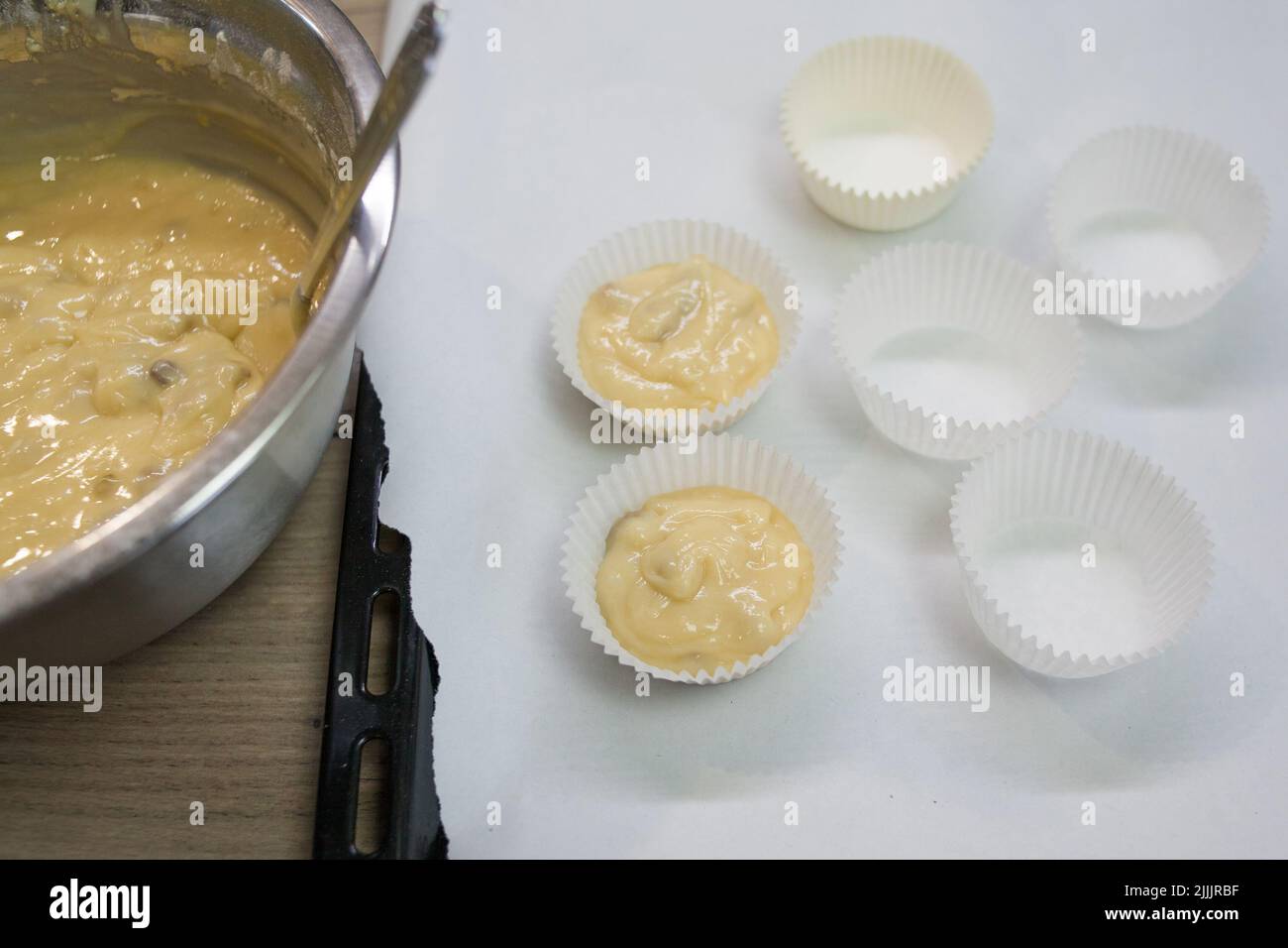 Spoon metal mold hi-res stock photography and images - Alamy