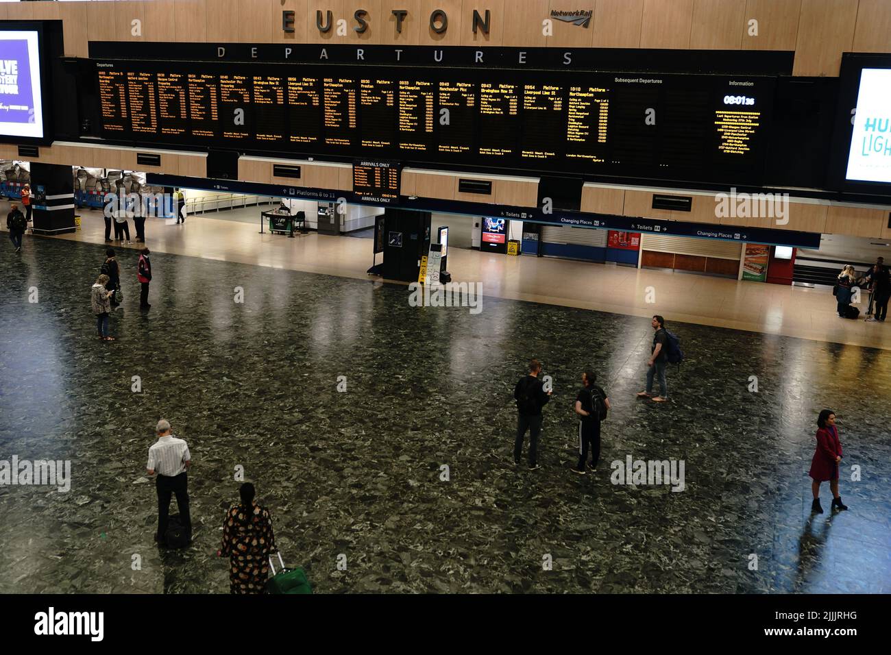 Empty rail concourse during strike hi-res stock photography and images ...