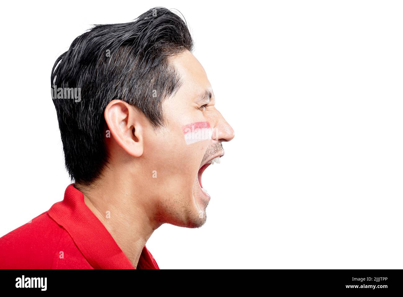 Indonesian men celebrate Indonesian independence day on 17 August with ...