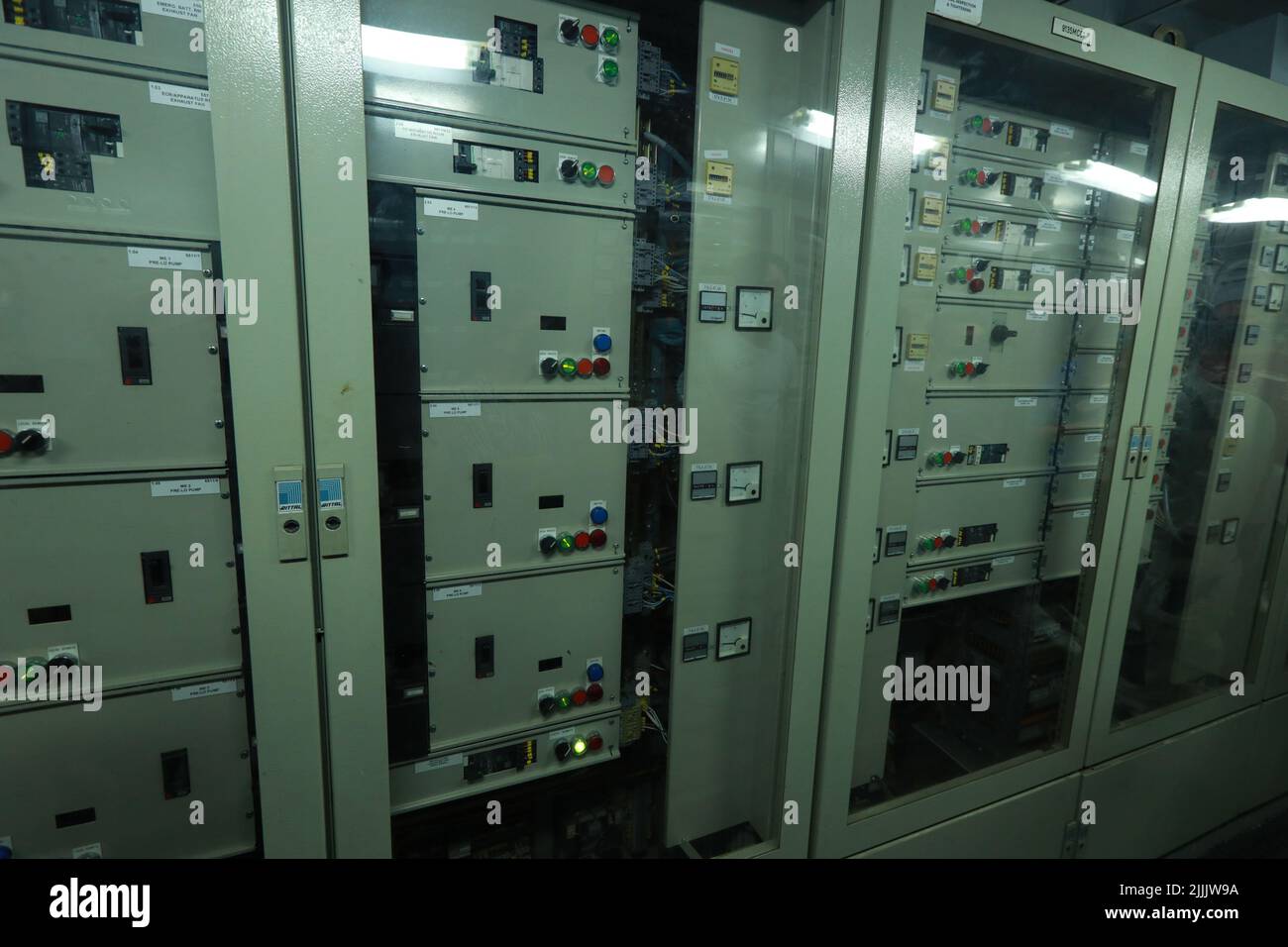 Control room oil rig hi-res stock photography and images - Alamy