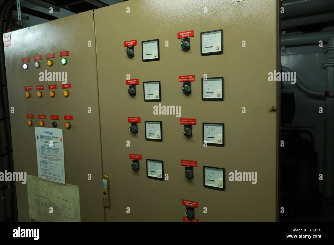 Control room oil rig hi-res stock photography and images - Alamy