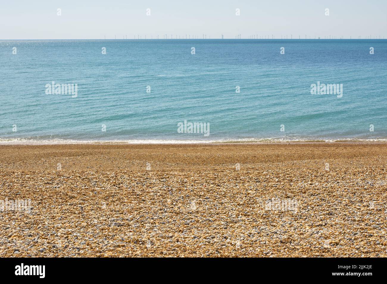 Shingle beach and English Channel at Brighton, East Sussex, England ...