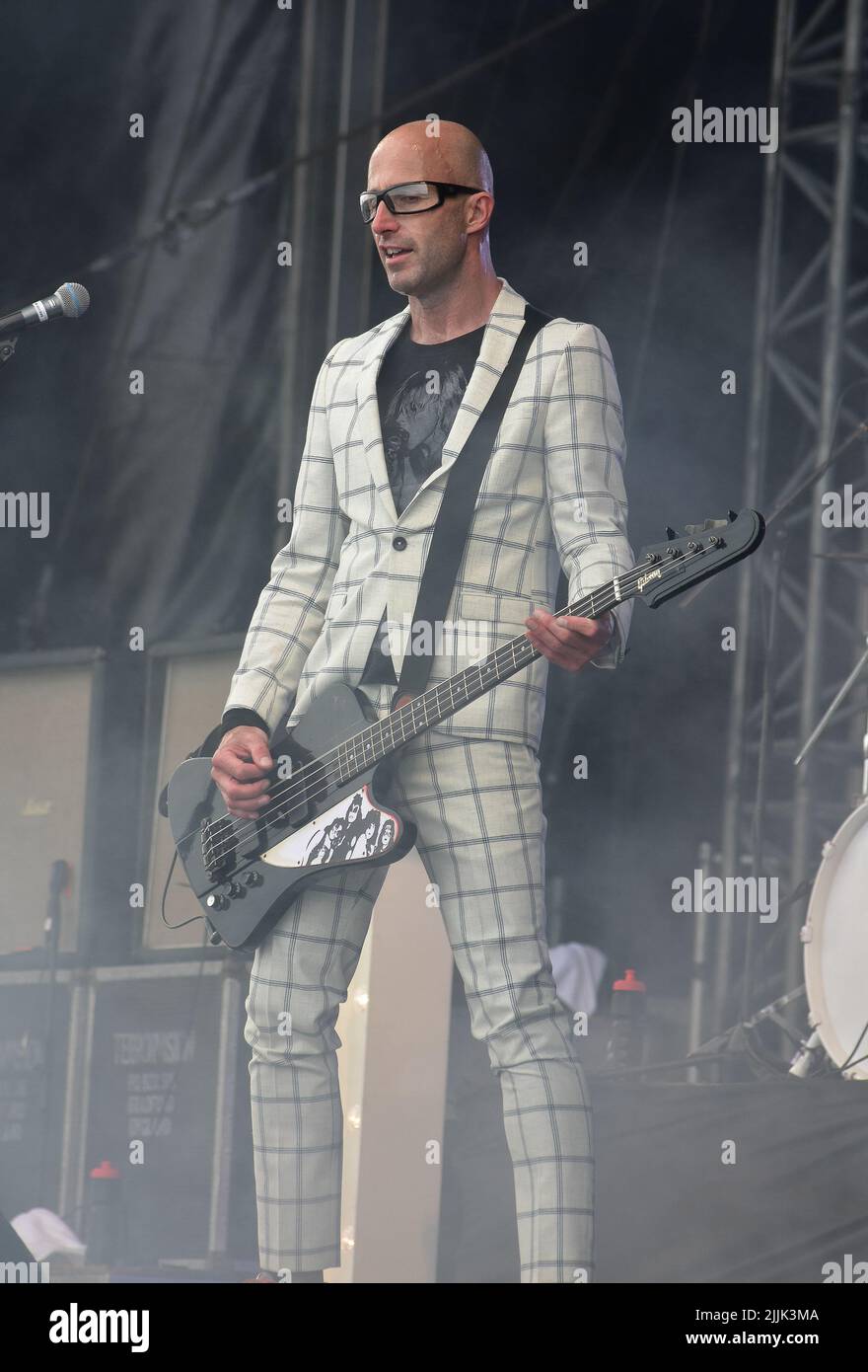 Leigh Marklew From Terrorvision Performing Live On Stage In Concert ...