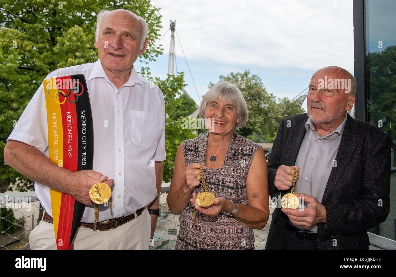 Munich, Germany. 27th July, 2022. Olympic champions (l-r) Hans-Johann ...
