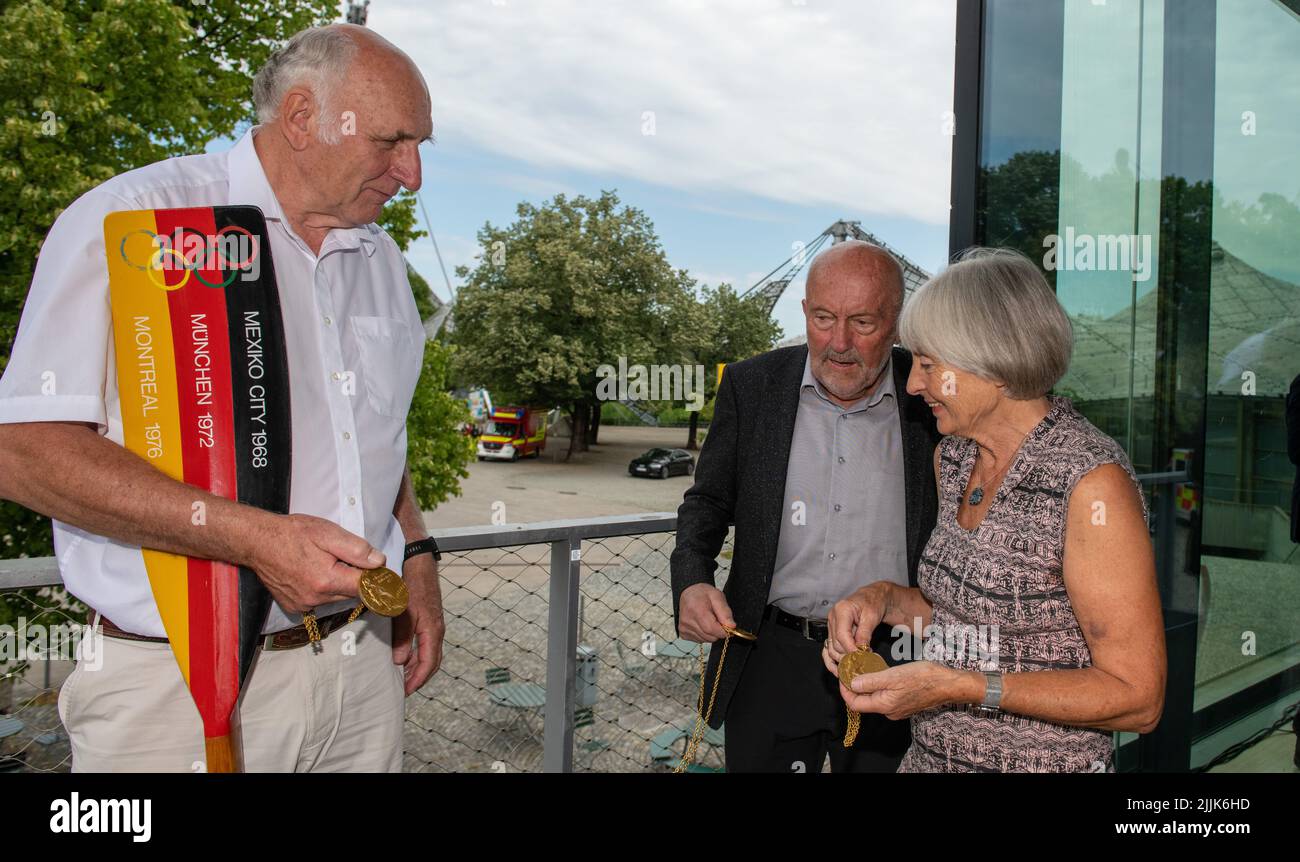 Munich, Germany. 27th July, 2022. Olympic champions (l-r) Hans-Johann ...