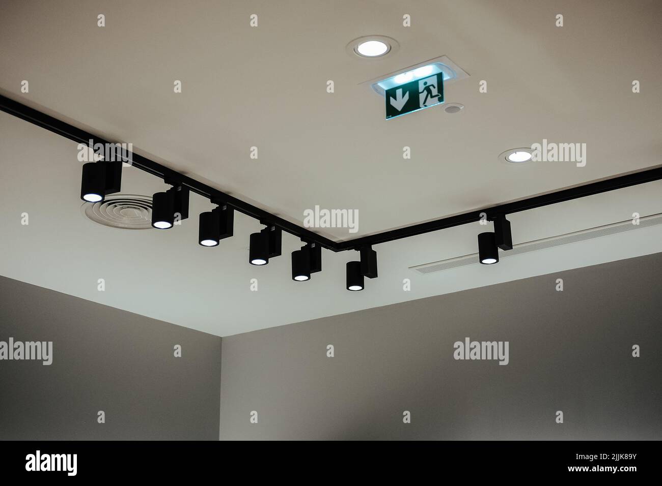 Row of ceiling lights hi-res stock photography and images - Alamy