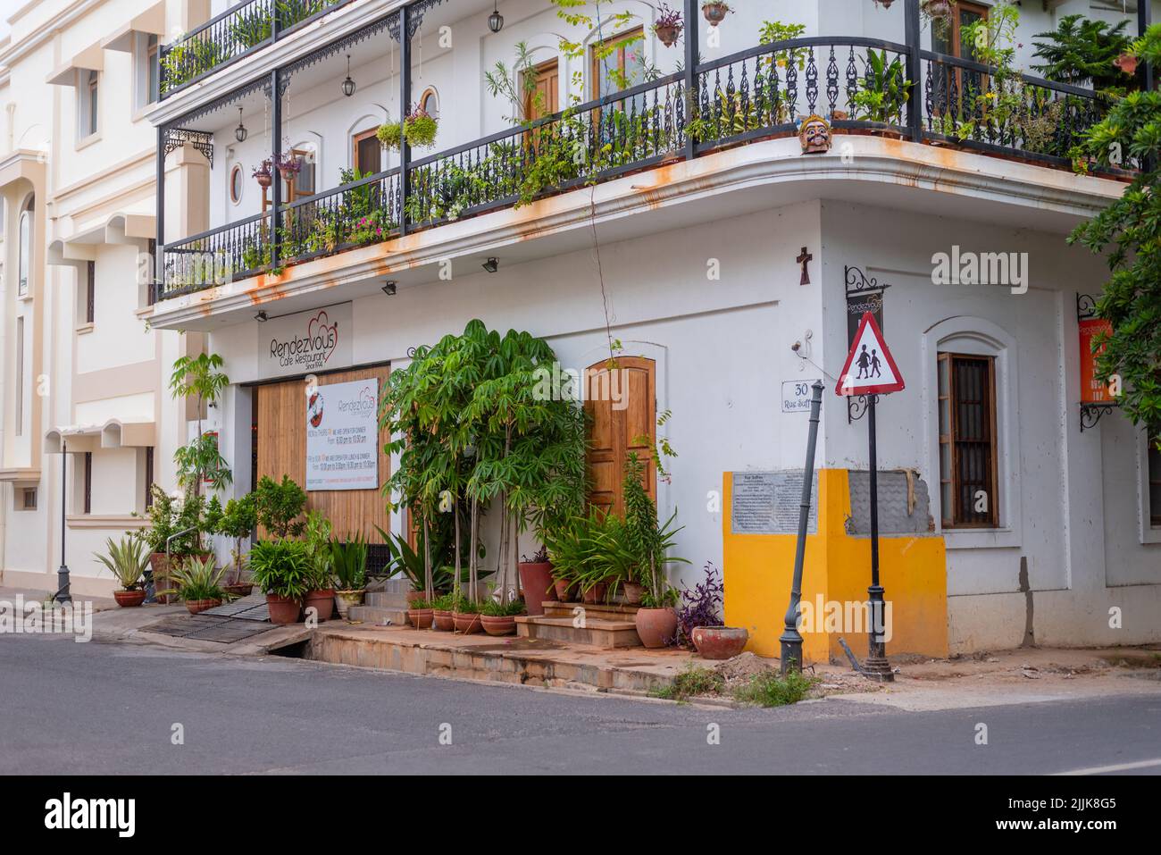 Beautiful French Architecture and Buildings in the French quarter of ...