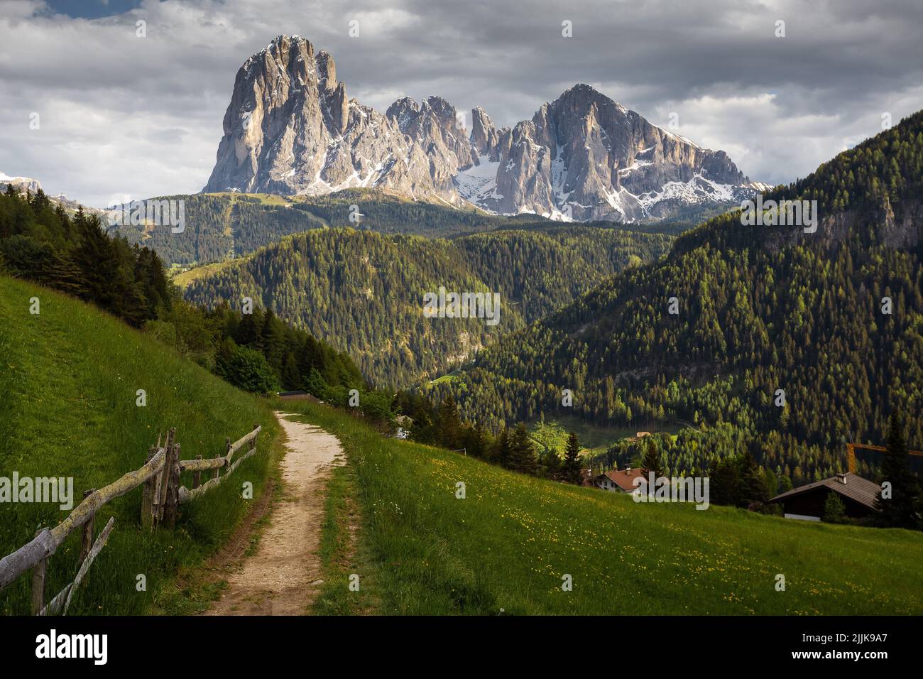 Narrow hills hi-res stock photography and images - Alamy