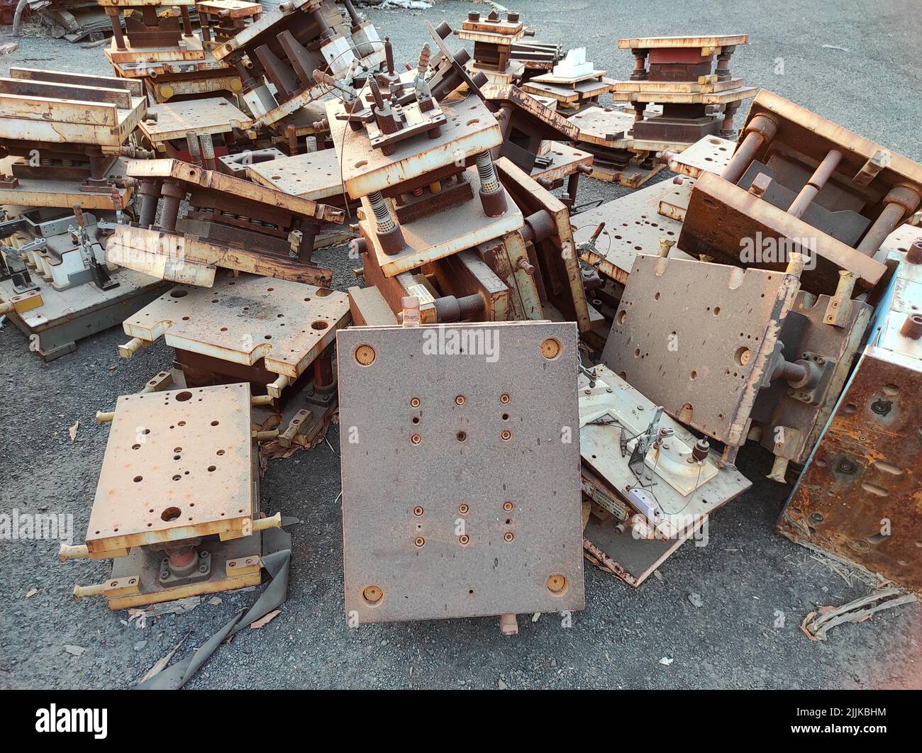 A Scrap press machine die Photos Stock Photo - Alamy