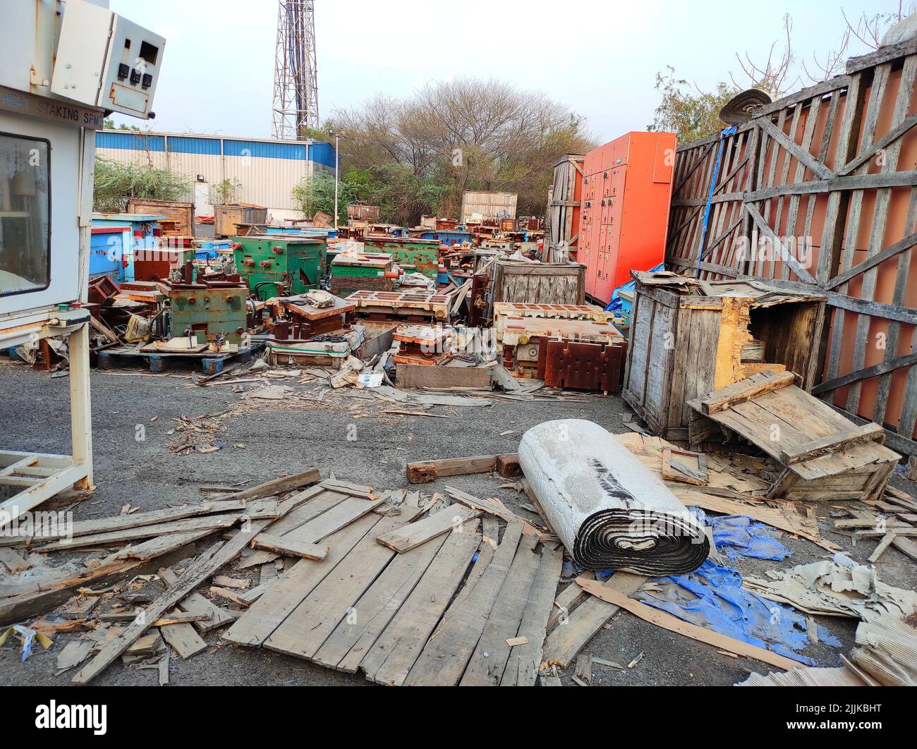 A Scrap press machine die Photos Stock Photo - Alamy