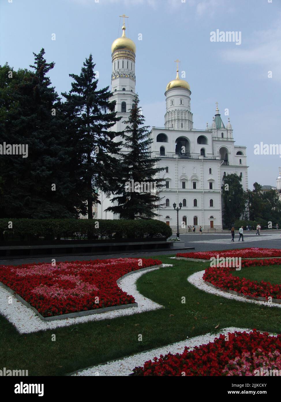 Building cathedral square hi-res stock photography and images - Alamy