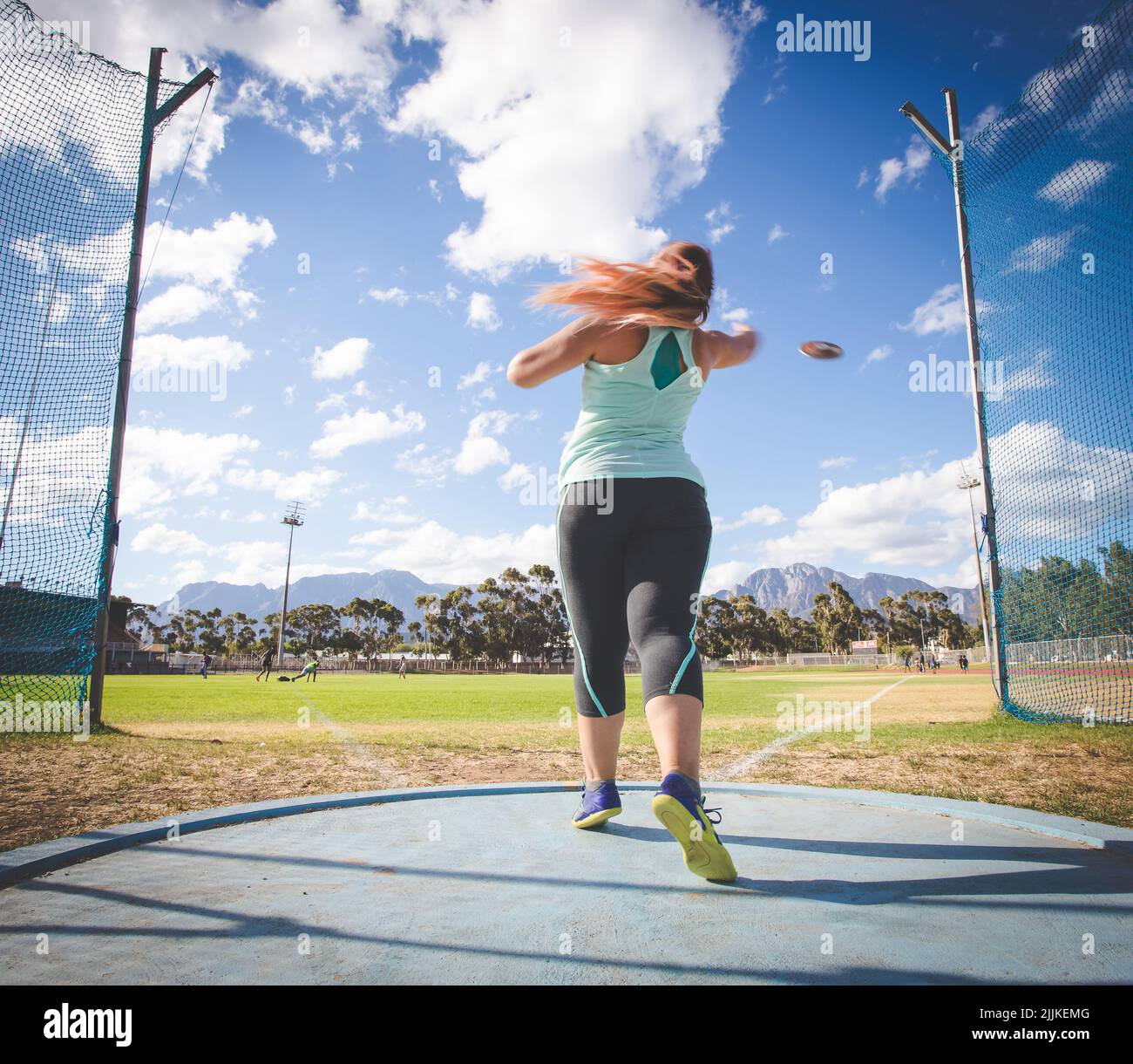 Athlete throwing discus hi-res stock photography and images - Alamy