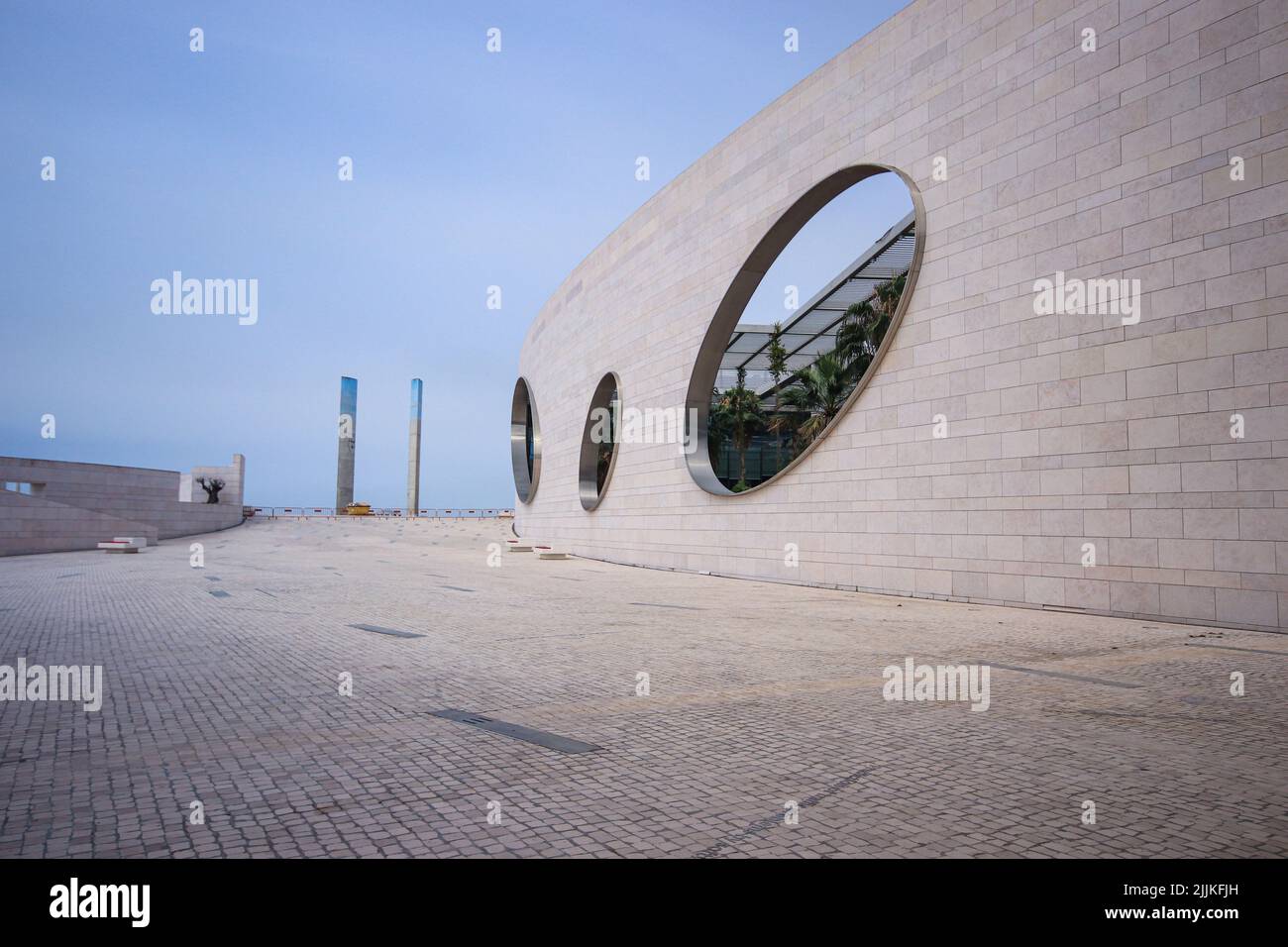 Architecture building round windows hi-res stock photography and images ...