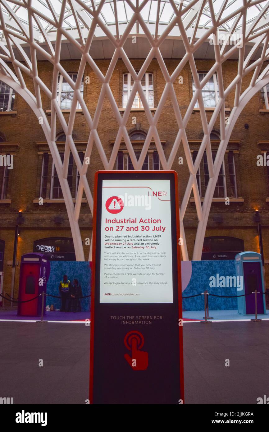 Kings cross station sign platform train london england hi-res stock ...