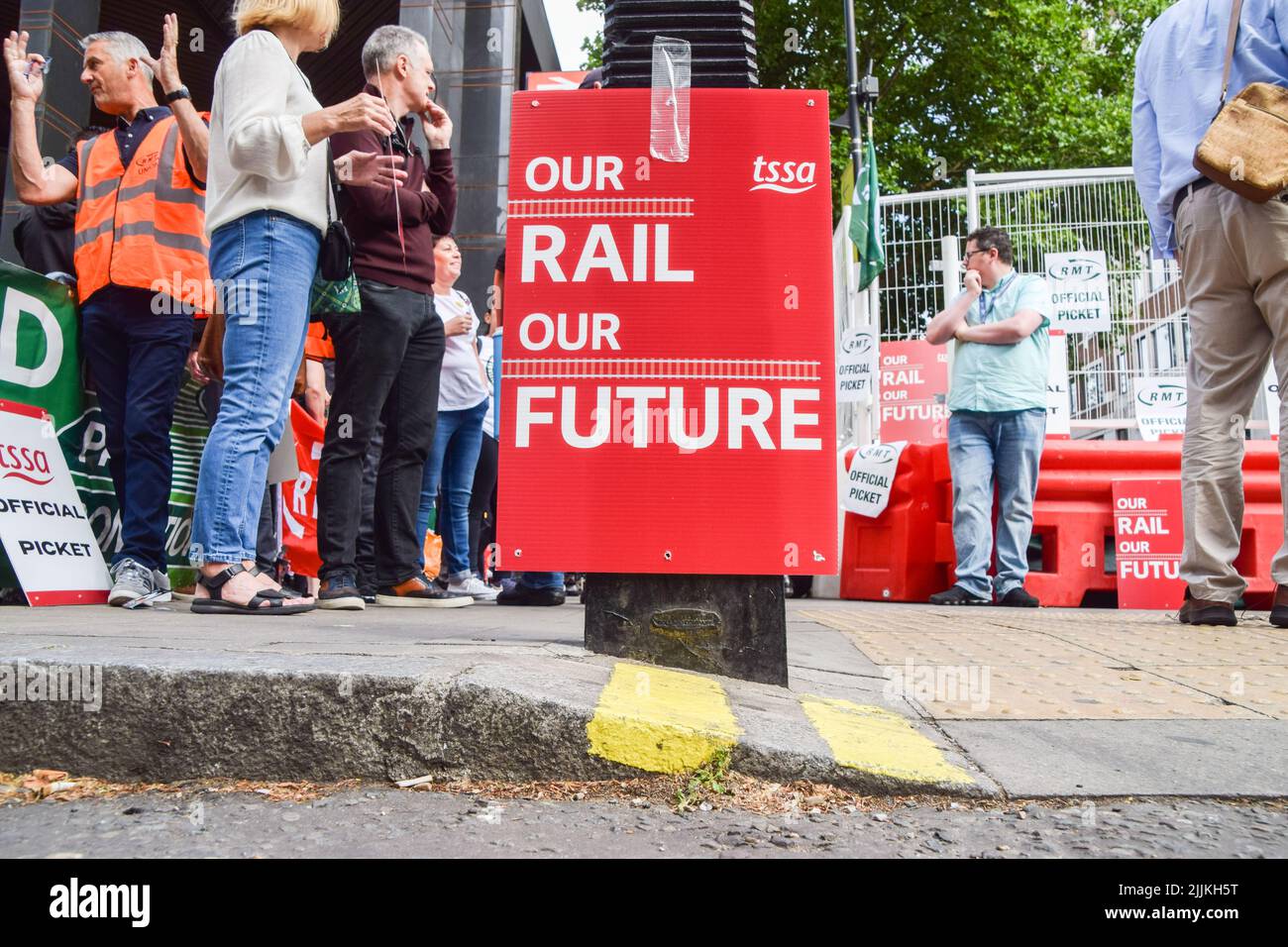 Picket line at euston station hi-res stock photography and images - Alamy