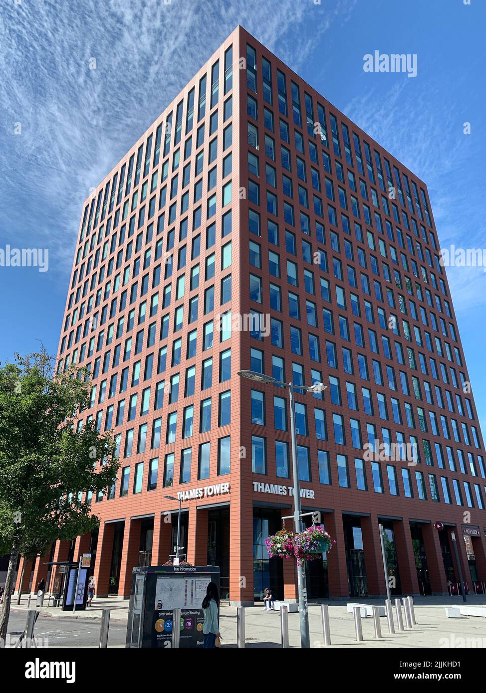 Reading, Berkshire, UK. 24th July, 2022. The new Thames Tower building ...