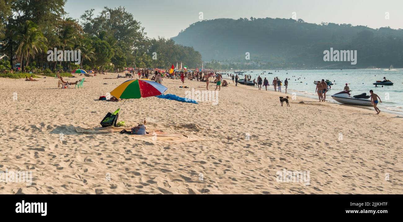 Phuket thailand beach tourists hi-res stock photography and images - Alamy
