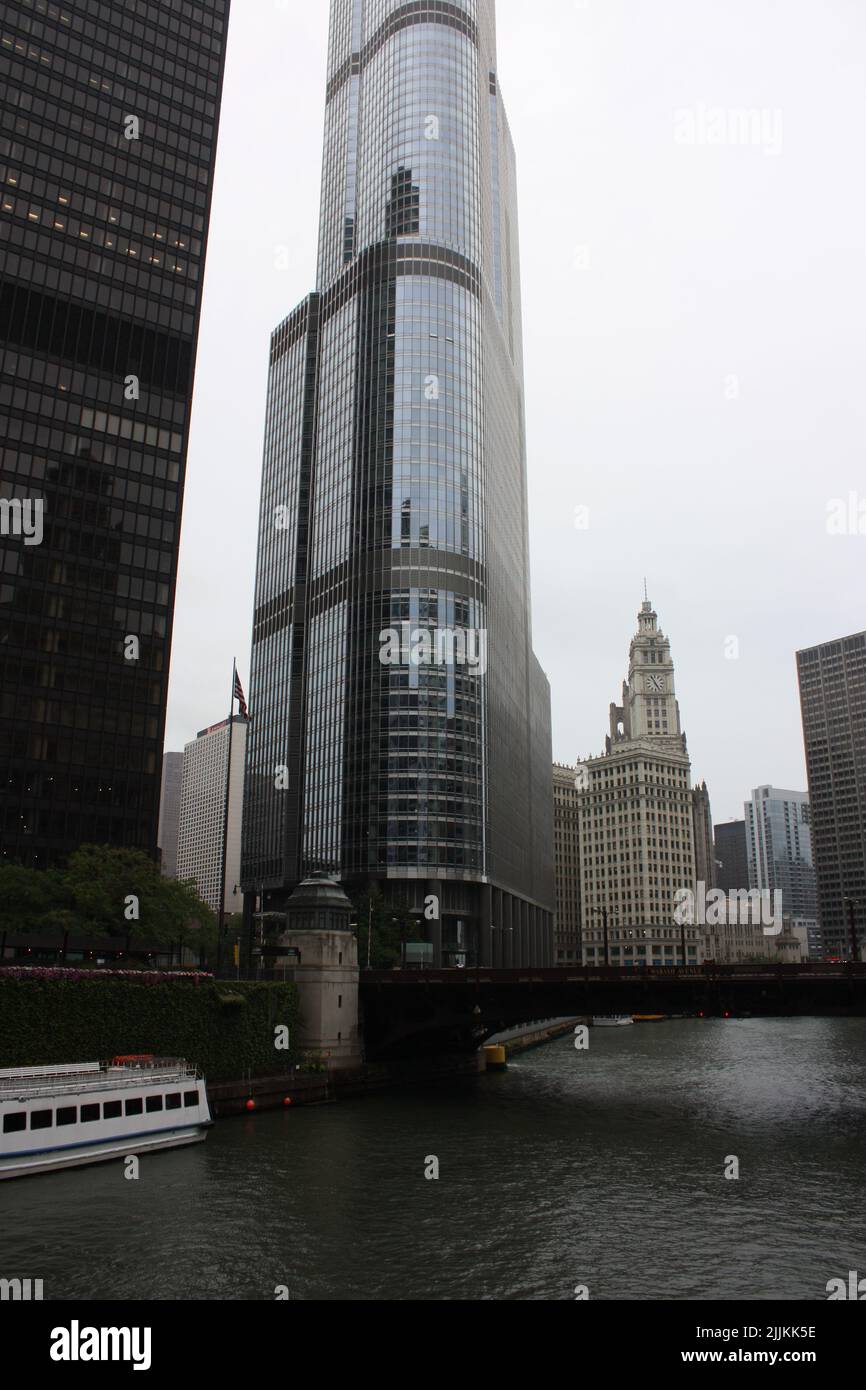 Vertical downtown view hi-res stock photography and images - Alamy