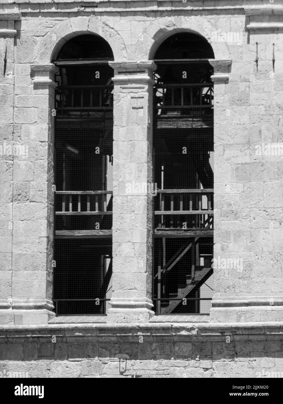 Building outside view construction Black and White Stock Photos ...