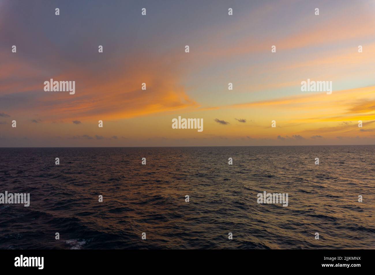 Sunrise seascape calm seas hi-res stock photography and images - Alamy