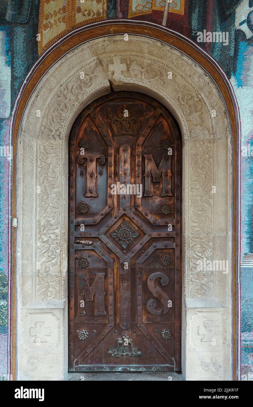 Medieval door design hi-res stock photography and images - Alamy