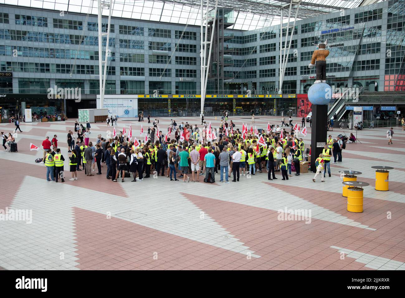 Munich, Germany, 27/07/2022, On July 27, 2022 about 200 Lufthansa ...