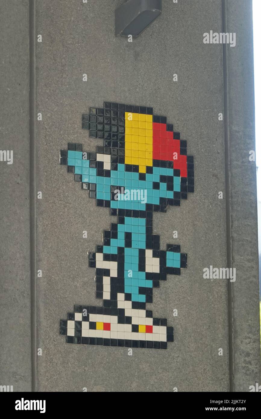 Brüssel, Wandmosaik von Invader, Schlumpf // Brussels, Mosaic by ...