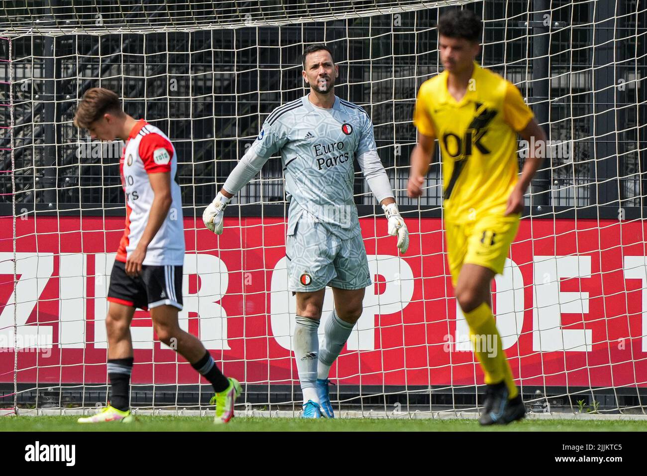 Rotterdam - Feyenoord keeper Ofir Marciano reacts to the 6-1 during the ...