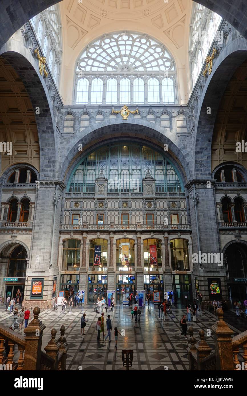 Antwerpen, Bahnhof Antwerpen-Centraal // Antwerp, Central Station Stock ...