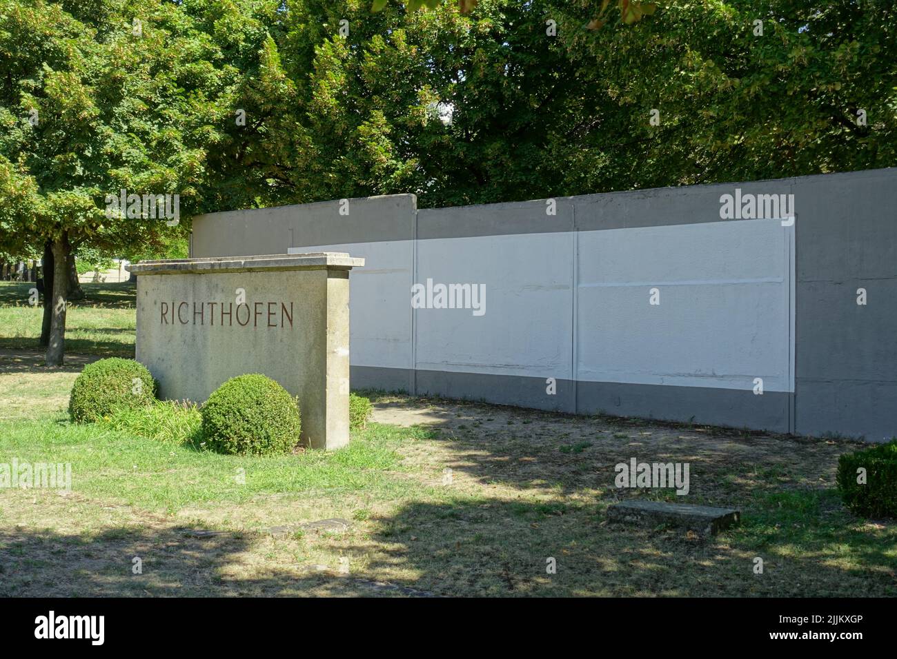 Reste der Berliner Mauer // Remains of the Berlin Wall Stock Photo - Alamy