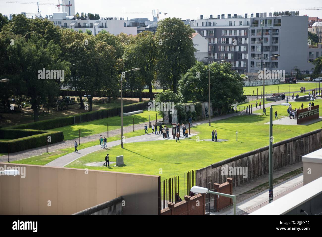 Berlin, Bernauer Straße, Gedenkstätte Berliner Mauer // Berlin ...