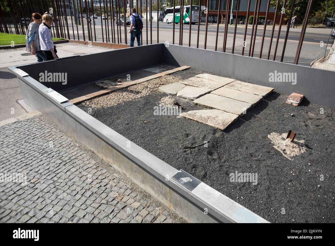 Berlin, Bernauer Straße, Gedenkstätte Berliner Mauer, Reste der für die ...