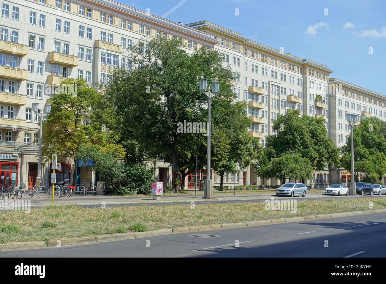 Berlin, Karl-Marx-Allee, früher auch Stalinallee Stock Photo - Alamy