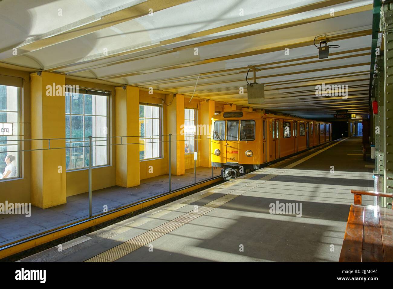 Berlin, U-Bahn Rathaus Schöneberg // Berlin, Underground, Subway ...