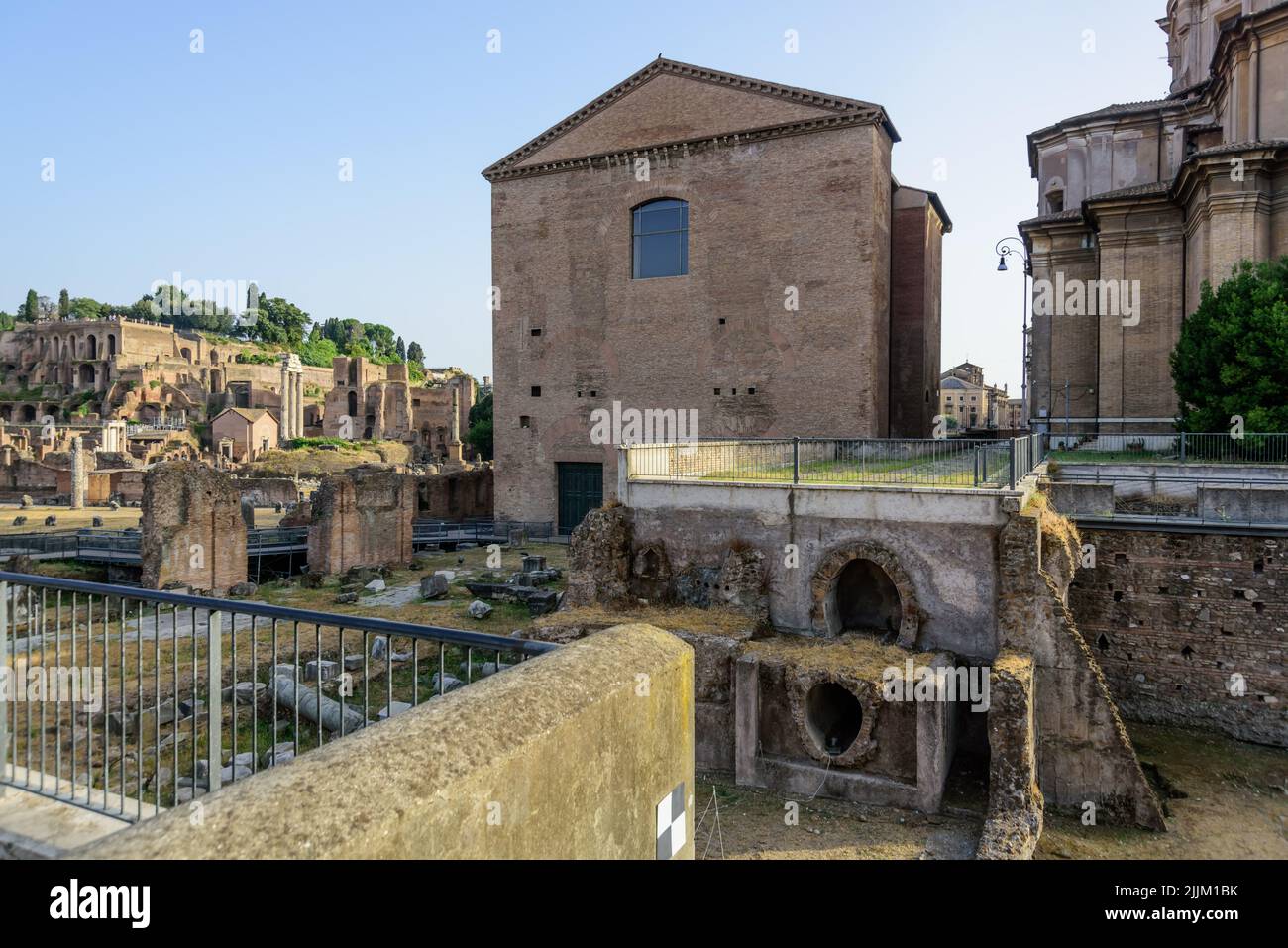 Rom, Forum Romanum, Curia Iulia // Rome, Forum Romanum, Curia Iulia ...