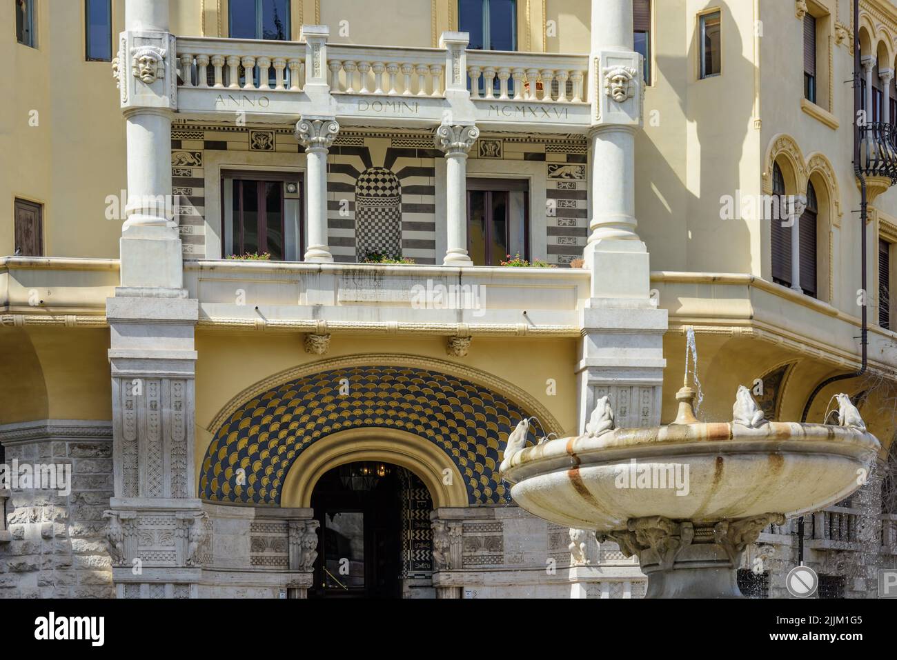 Coppede area hi-res stock photography and images - Alamy