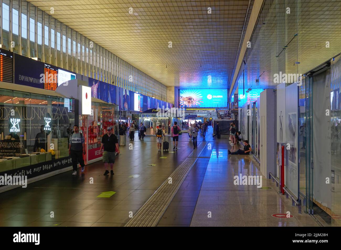 Rom termini station hi-res stock photography and images - Alamy