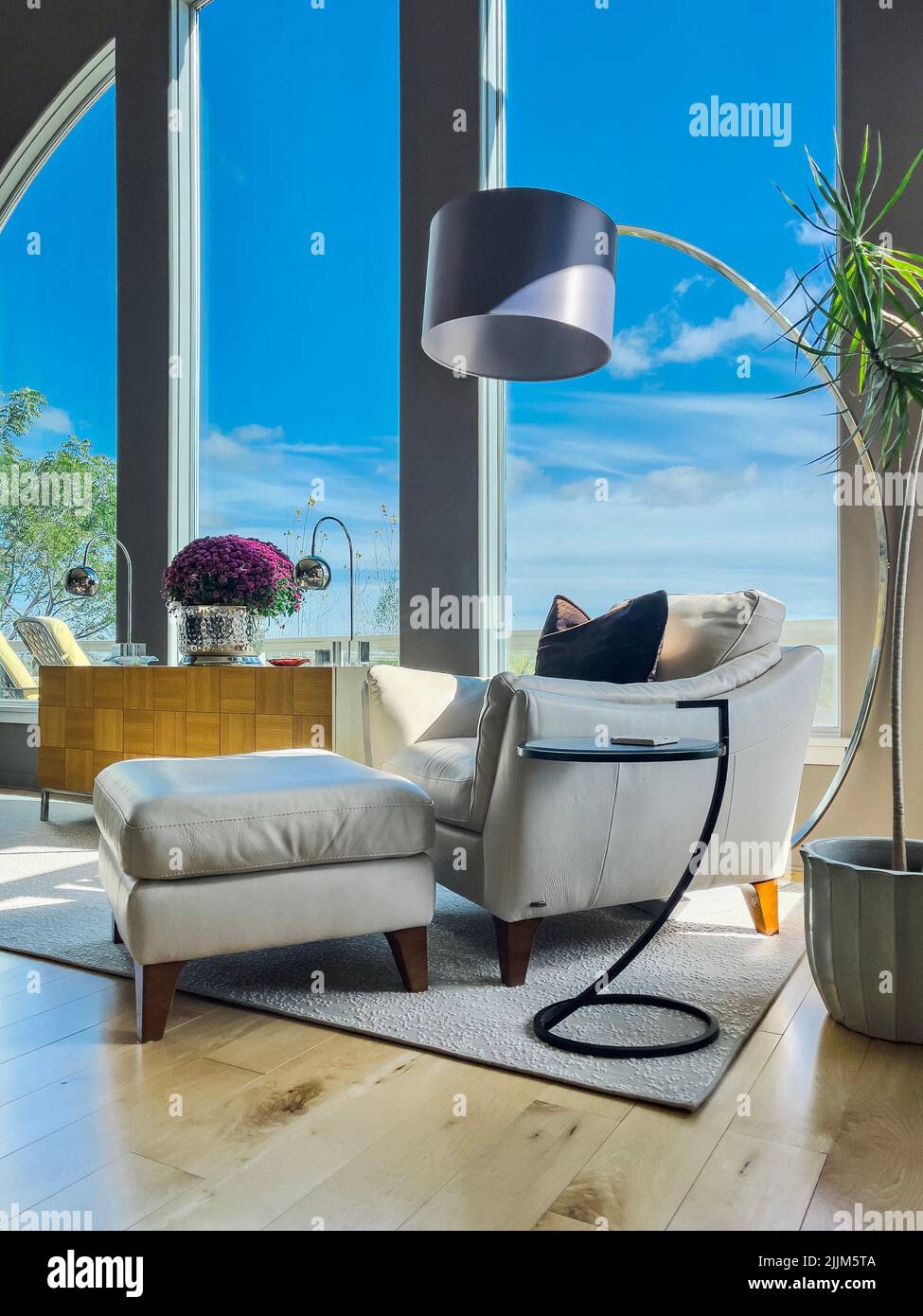 Modern color design hi-res stock photography and images - Alamy