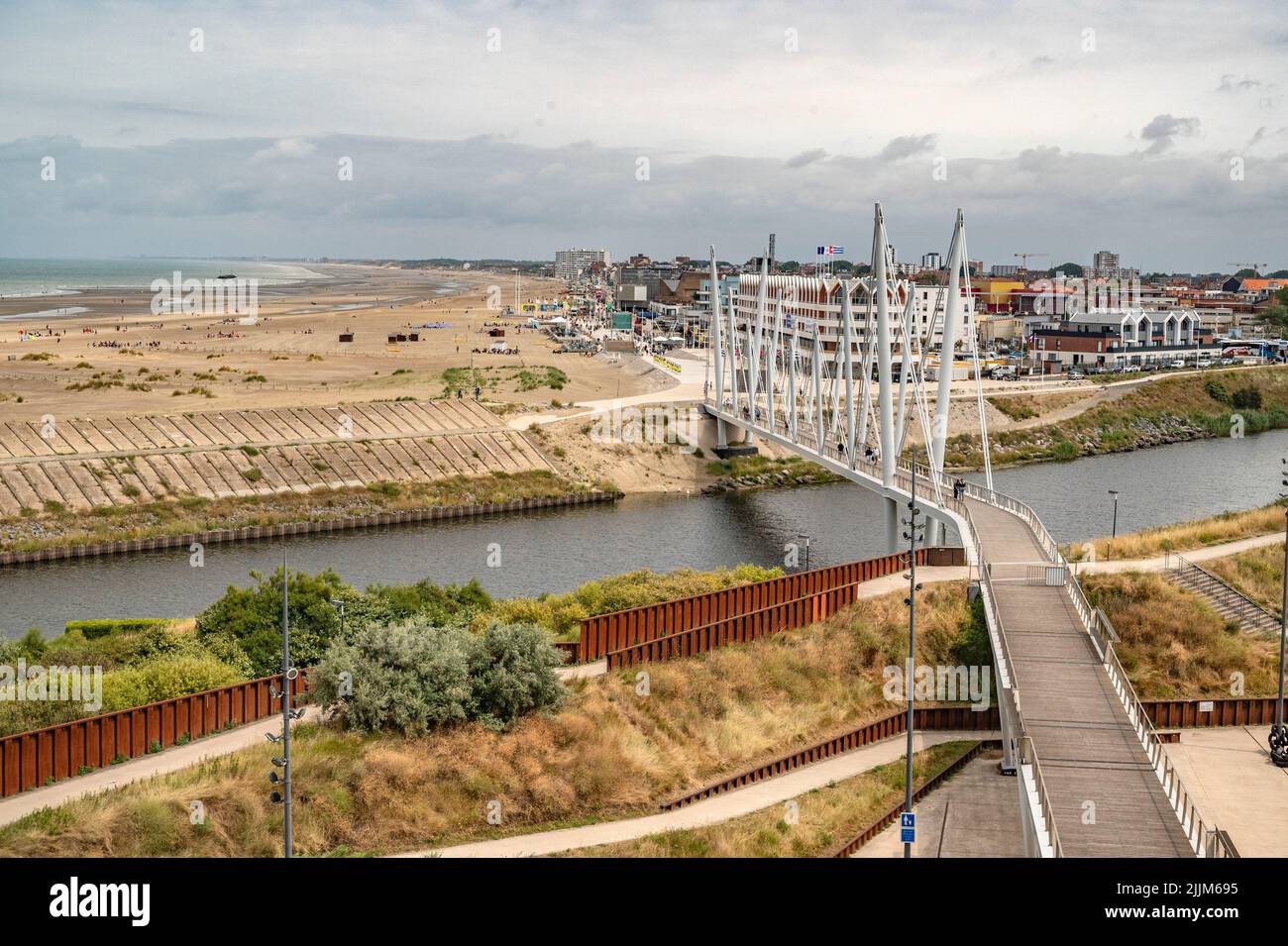 The pedestrian bridge linked the FRAC art museum to the beach of Malo ...