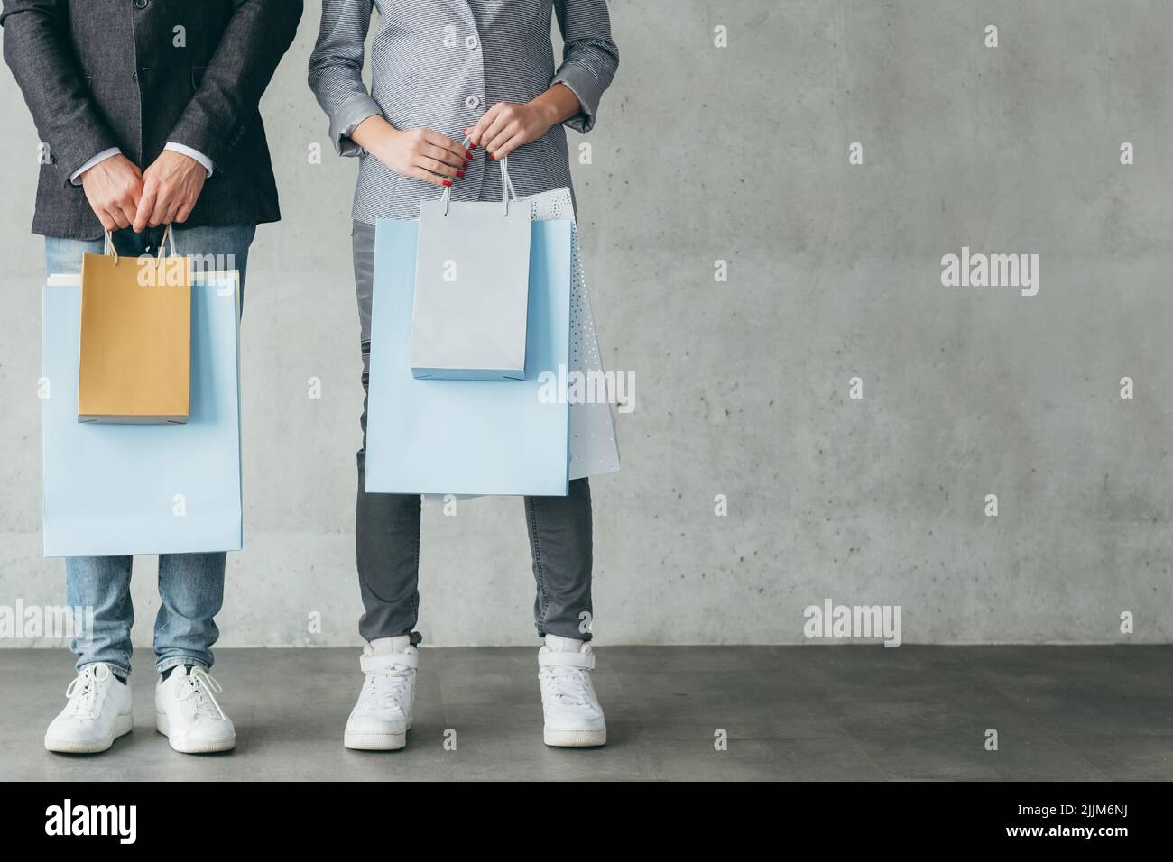 Couple shopping concept man hi-res stock photography and images - Alamy