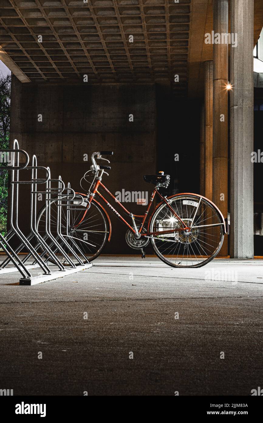 Bike building hi-res stock photography and images - Alamy