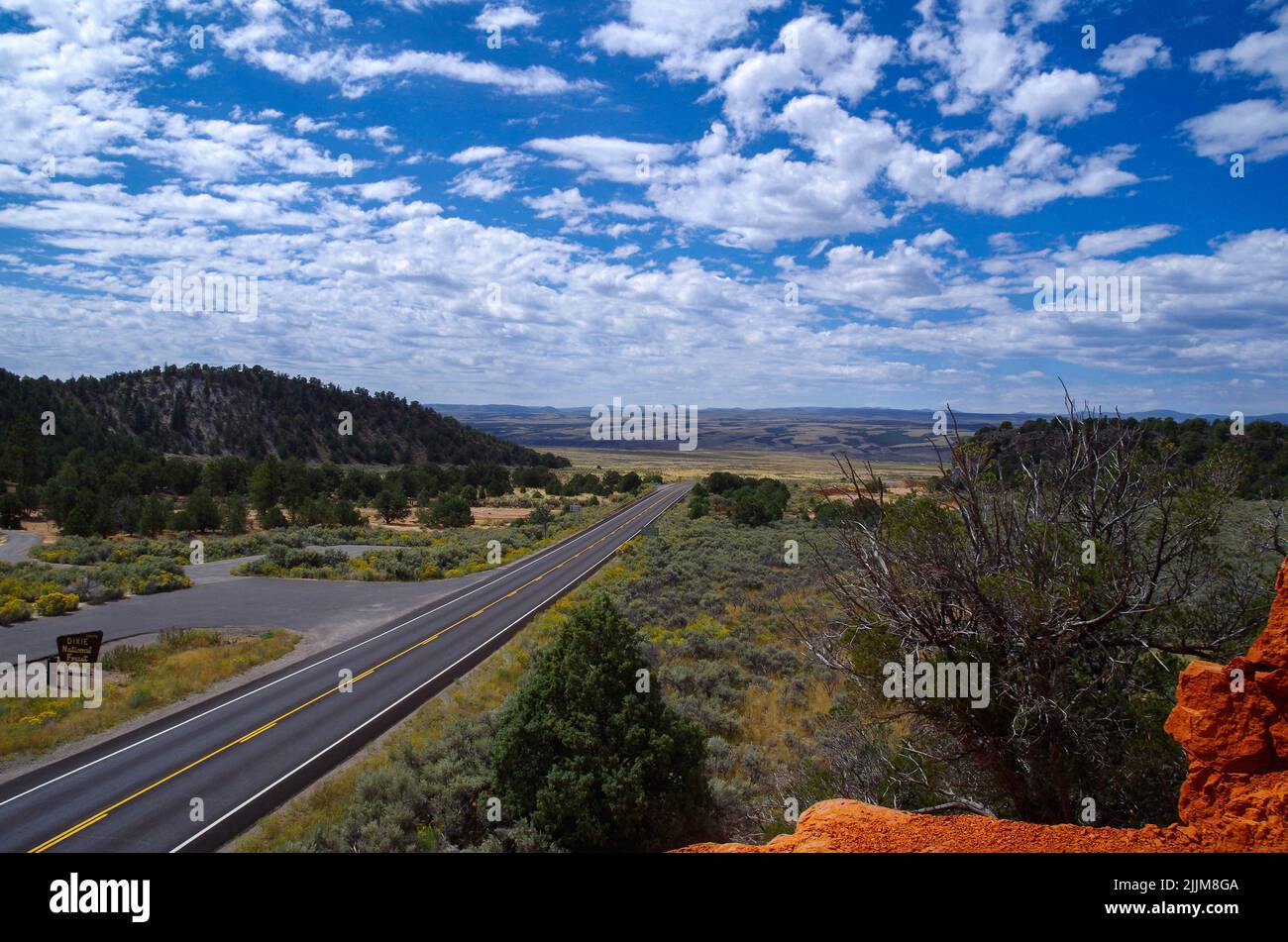 Empty road view hi-res stock photography and images - Alamy